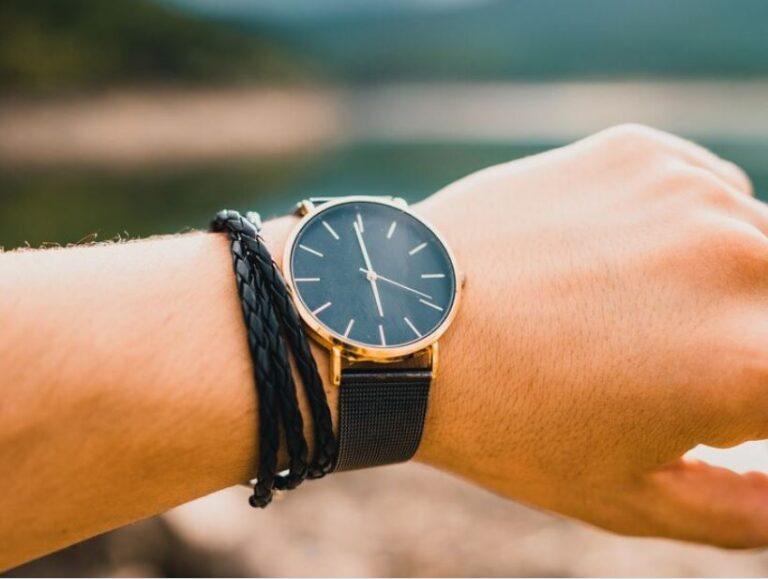 Como usar pulseira com relógio? Descubra agora!